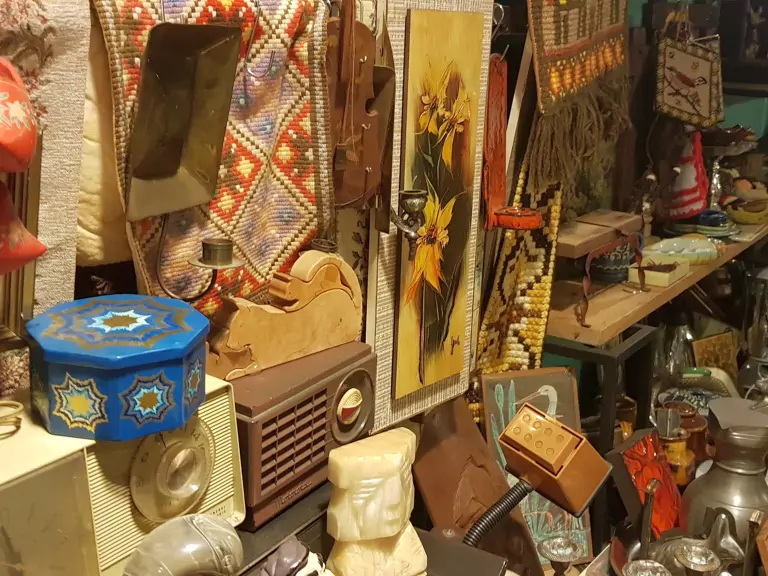 Second hand store Junk Garage - Bangkok